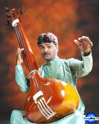 Book Jayateerth Mevundi: Contact for Latest Concert & Show Price
