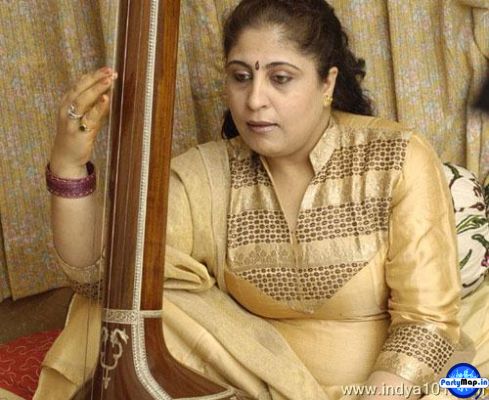 Neerja Pandit : Booking Price,Contact,Show,Event: partymap.in